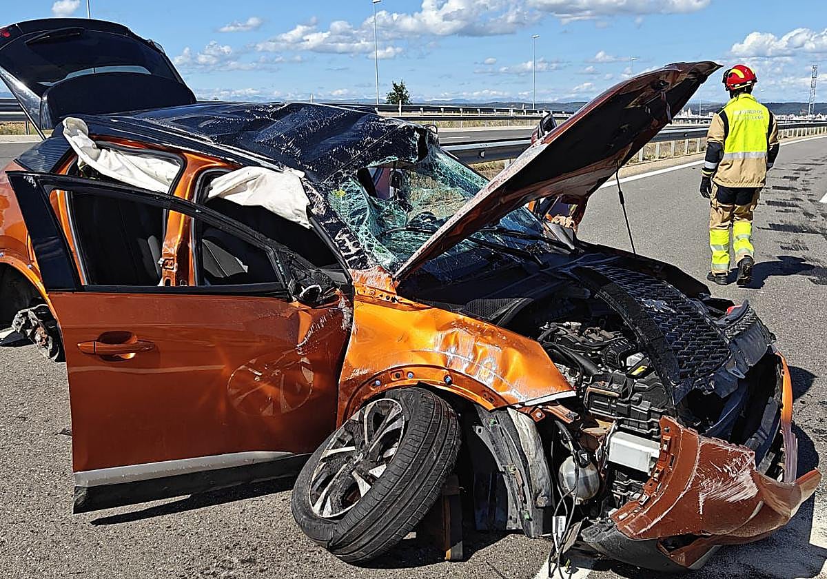 Accidente con vueltas de campana en la LE-30 sentido León | leonoticias.com